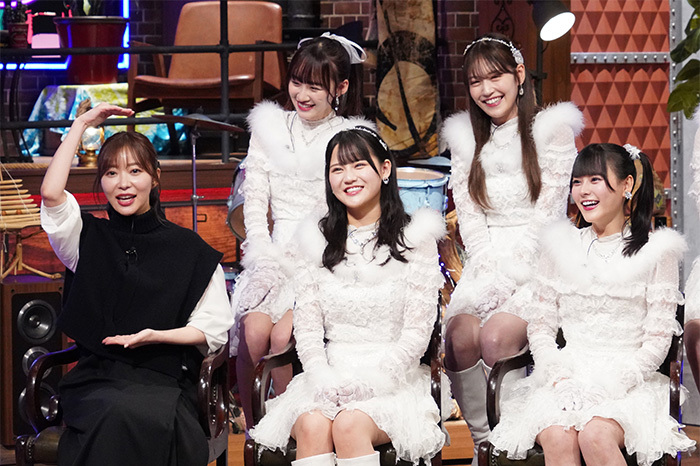 ＝LOVE ライヴではAKB48の名曲「恋するフォーチュンクッキー」と、グループの新曲「The 5th」を披露｜MUSIC BLOOD｜日本テレビ